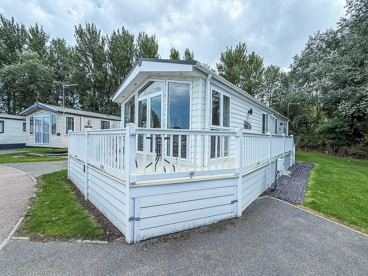 20055SV ️ – Steeple View area, 2 bed, 4 berth lodge with decking and free Wi-Fi. Platinum rated ...