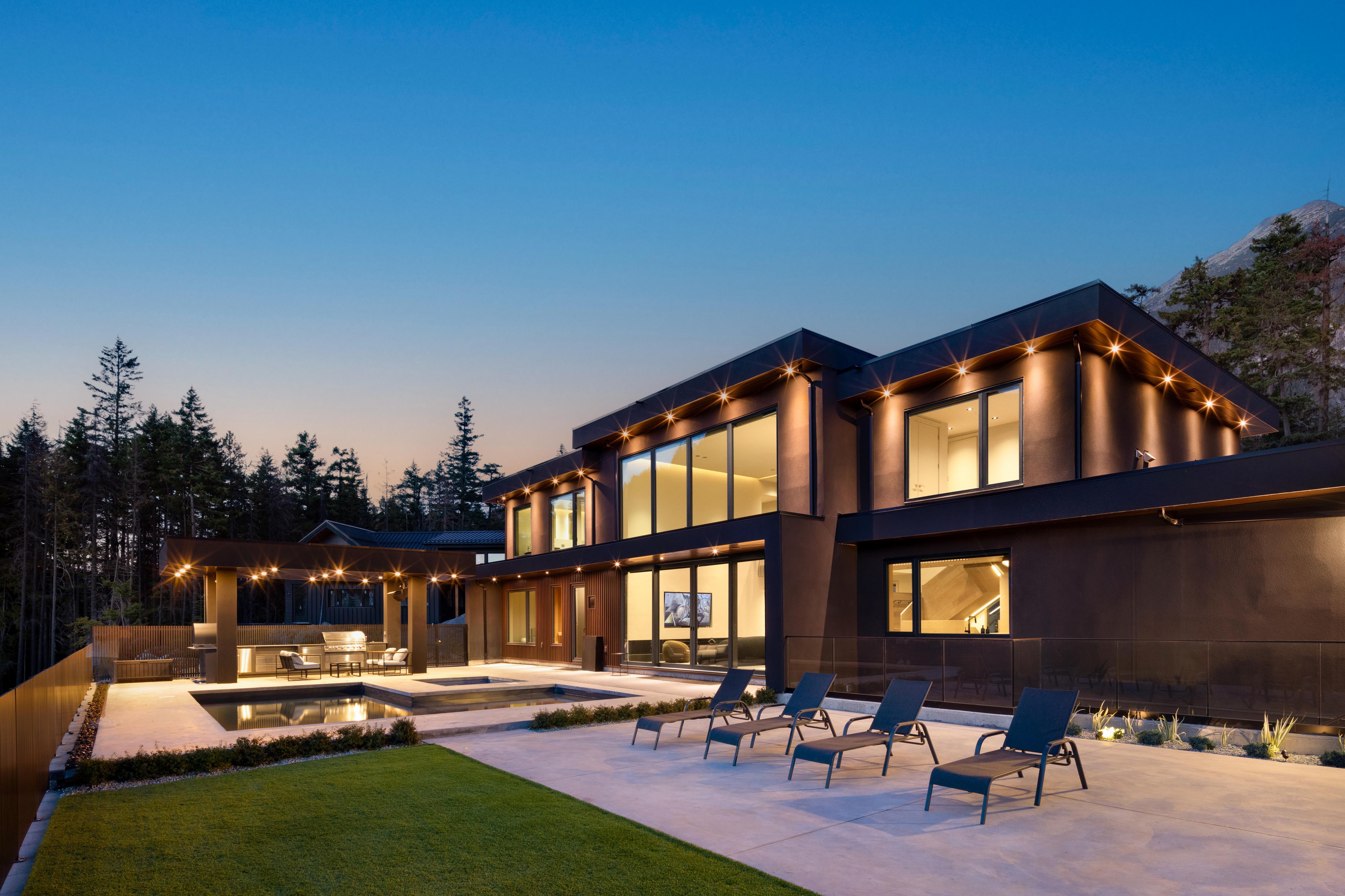 Whistler Wedgewood Estate | jaynescottages.com