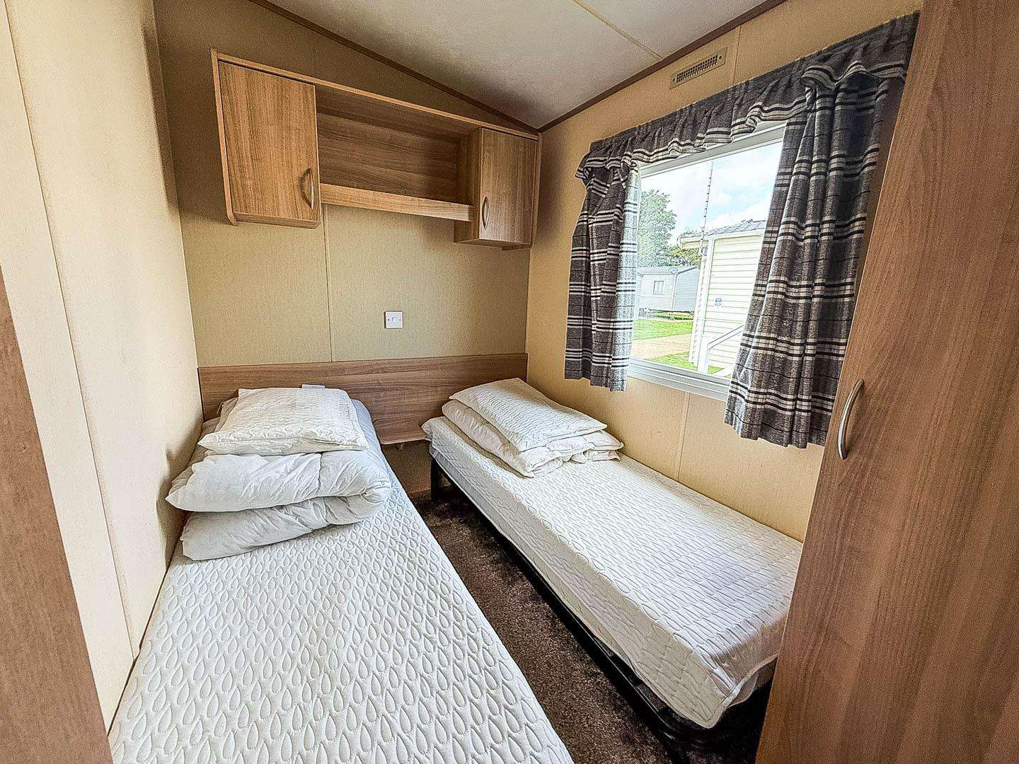 20012BS⭐ – Broadlands, 3 bed, 6 berth caravan with D/G and C/H. Ruby ...
