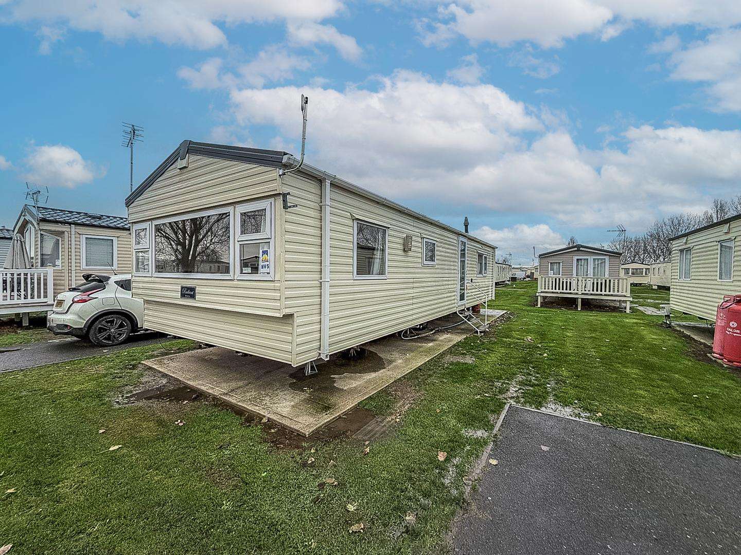 27005MV⭐ – MV, 2 bed, 6 berth caravan with D/G & C/H. Ruby rated ...