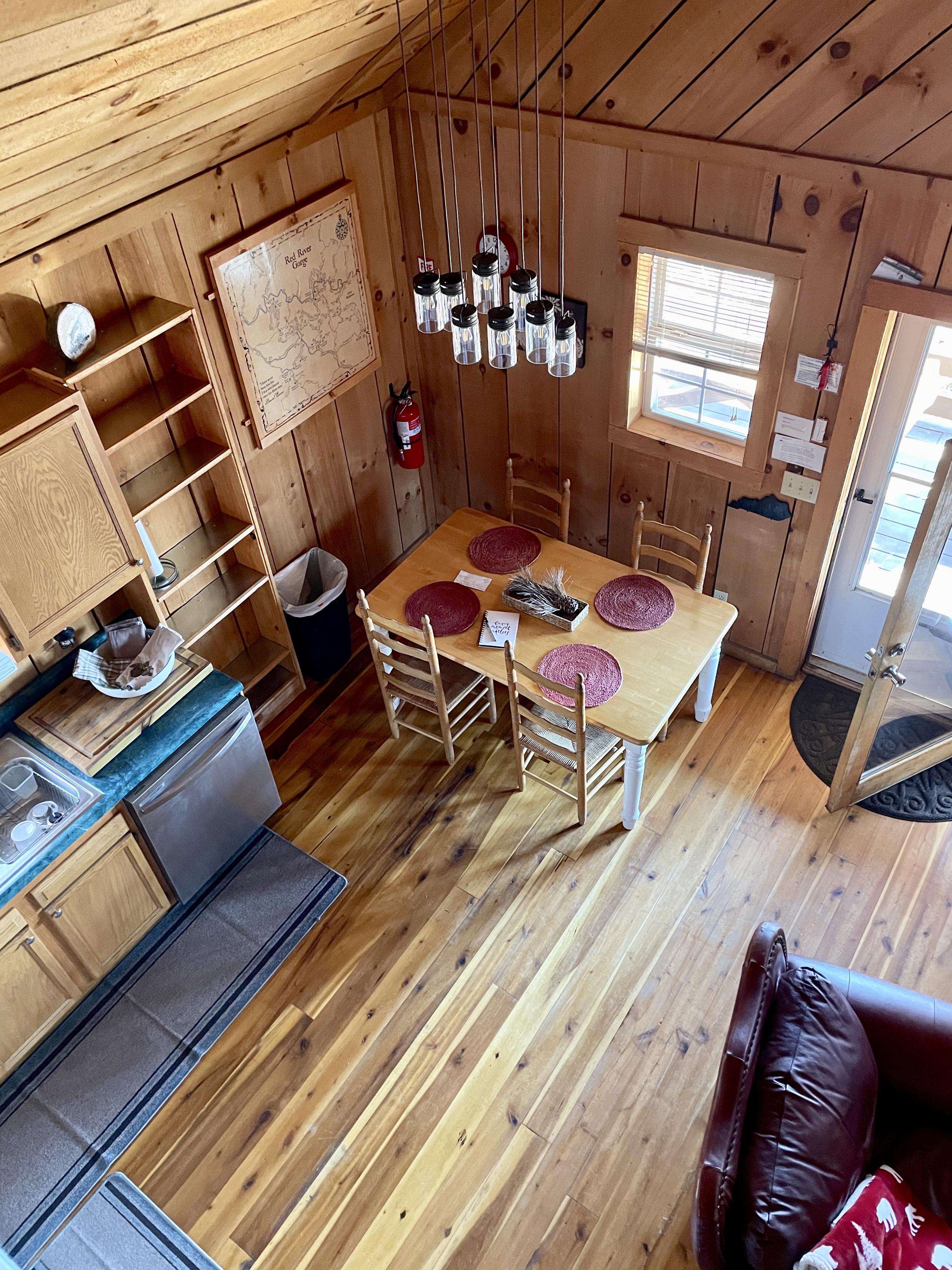 Sunday Silence - Natural Bridge Cabin Rentals
