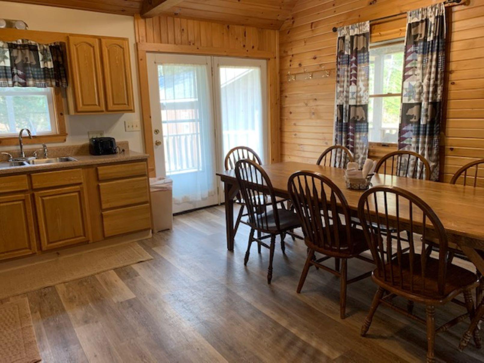 Sunburst Locust Cabin | Top Hill Cabins