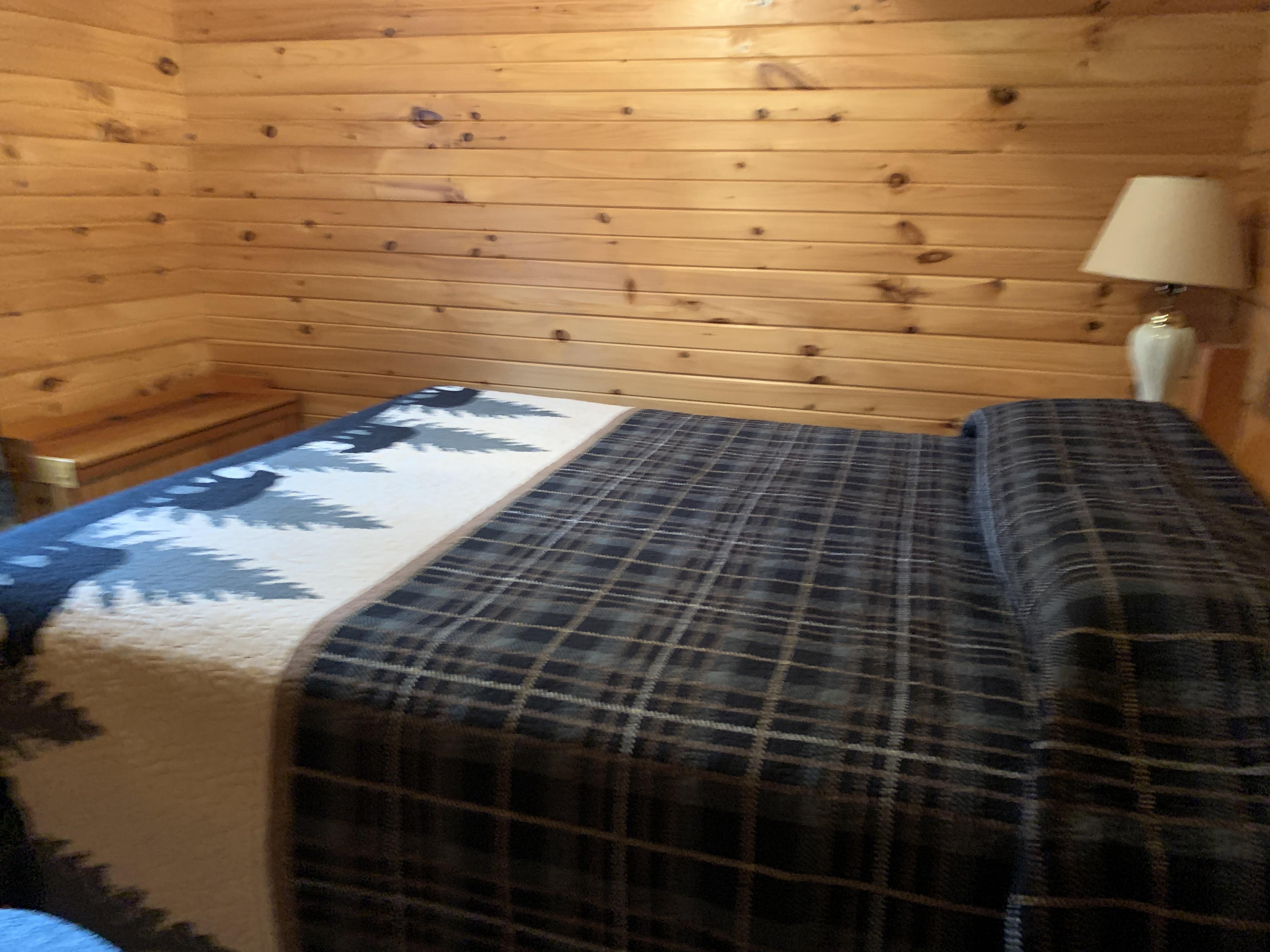 Sunburst Locust Cabin | Top Hill Cabins