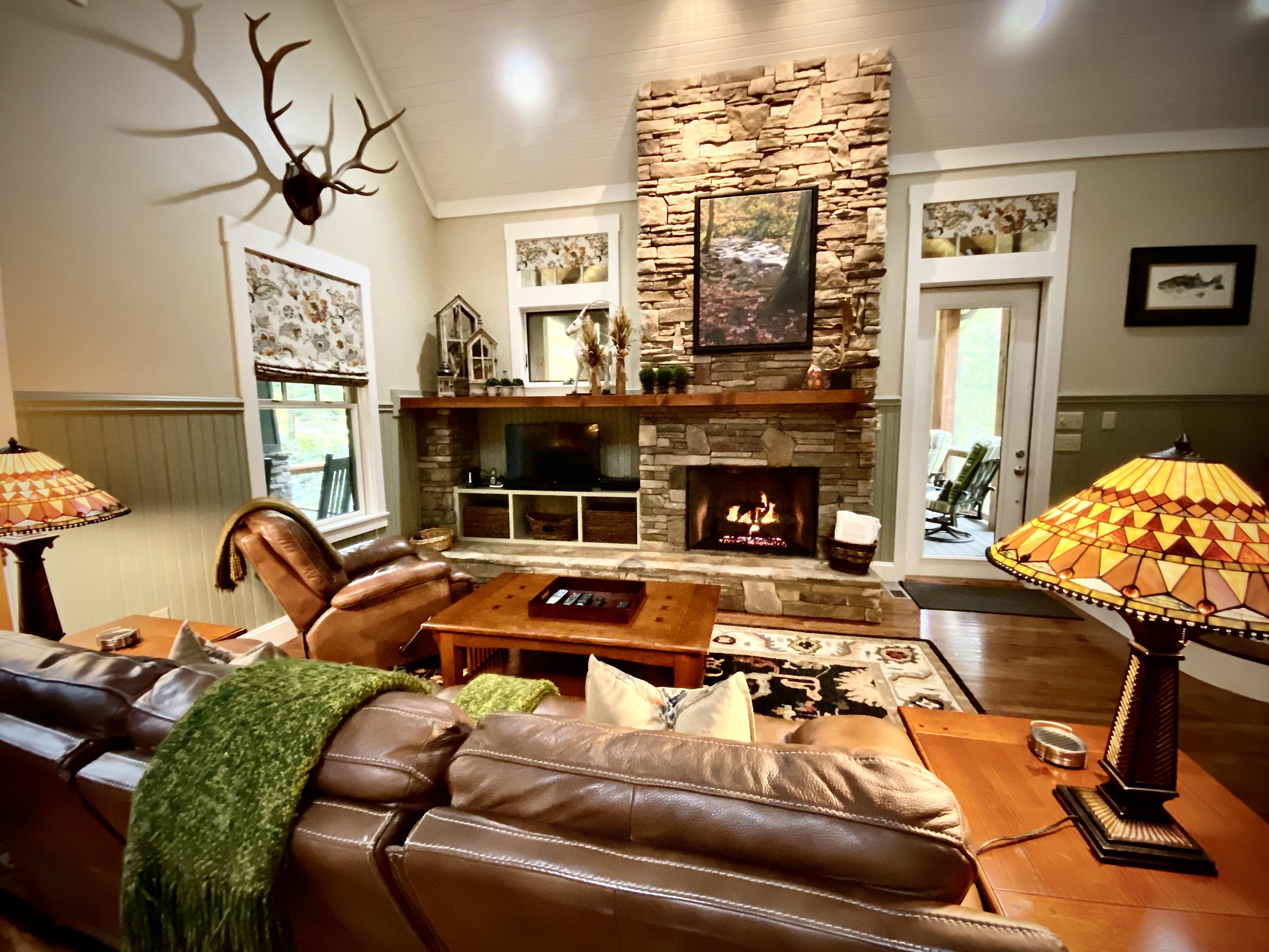 Watia Creekside – Luxury Retreat | NC Mountains Realty