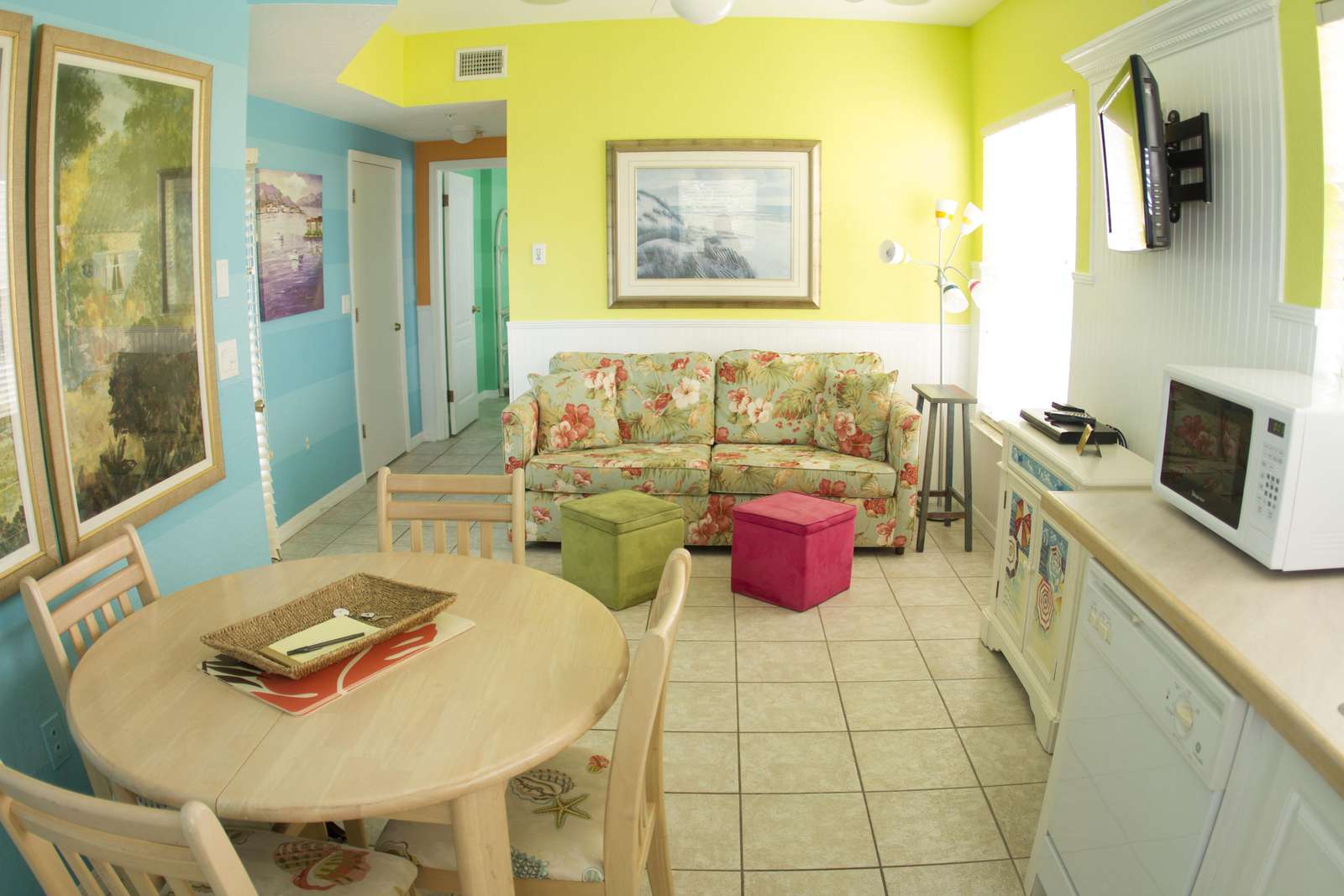 Homepage - Sunset Royale