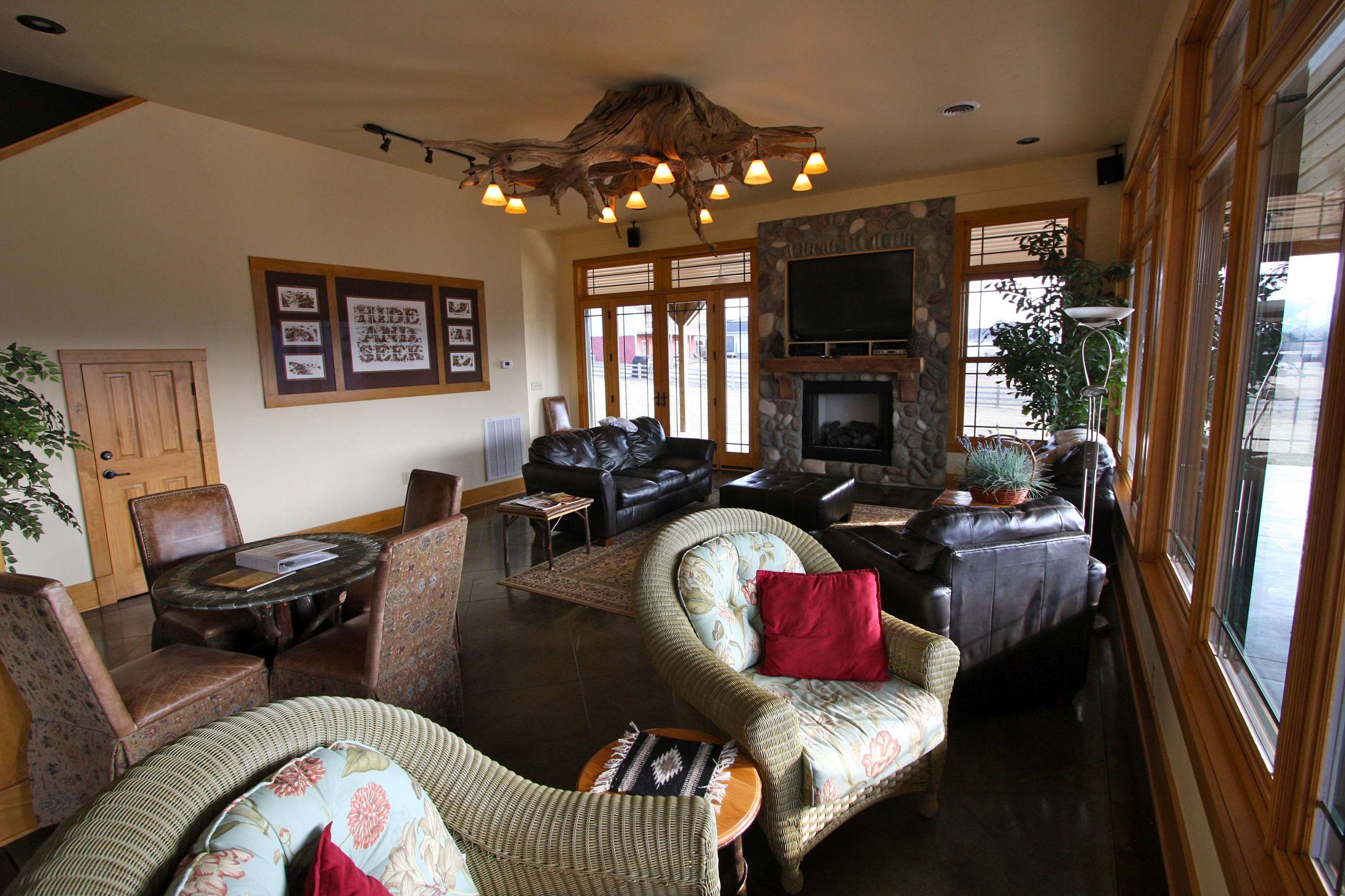 Eagle Crest Lodge | The Farm Cabins