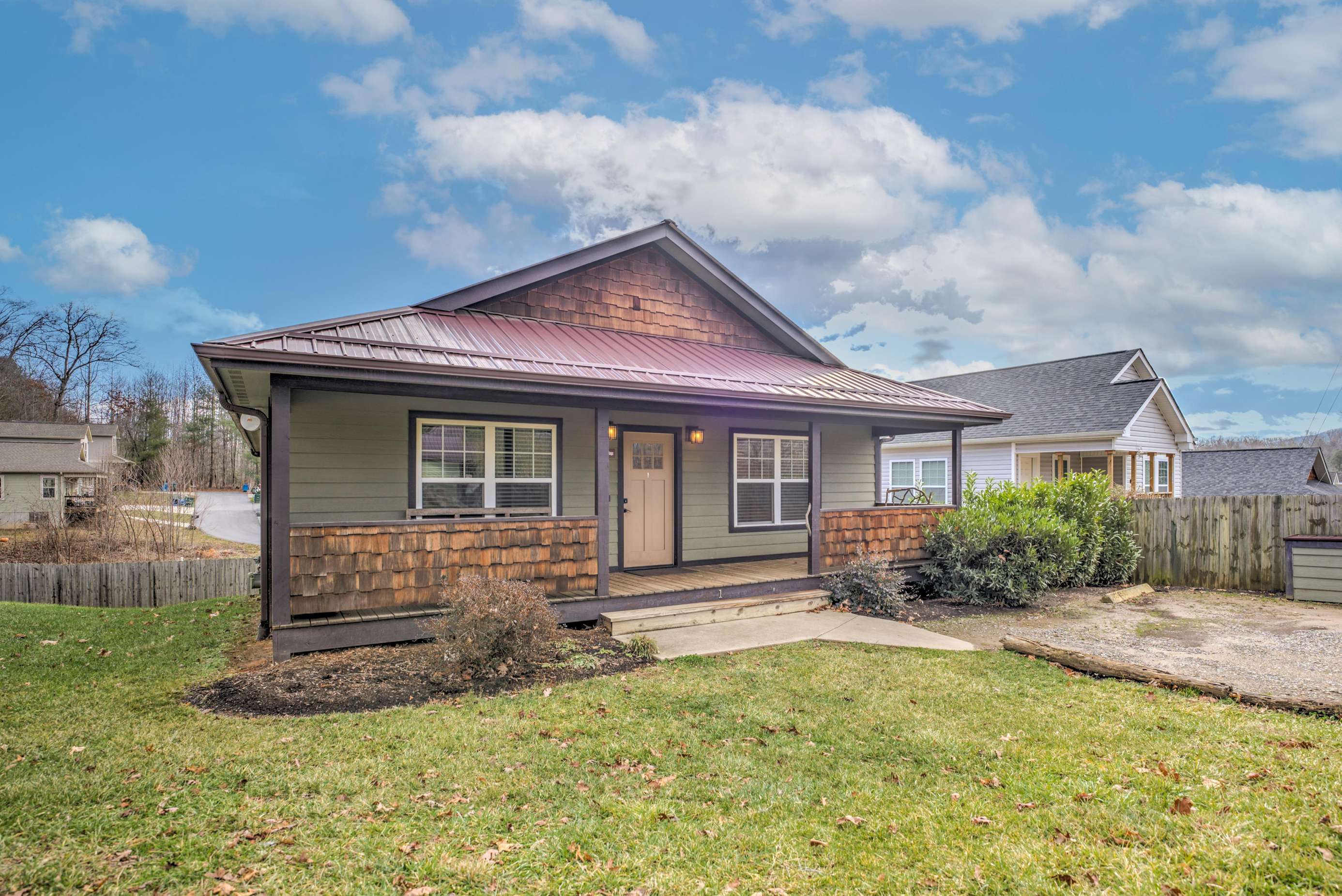 Firefly Cottage | The Farm Cabins