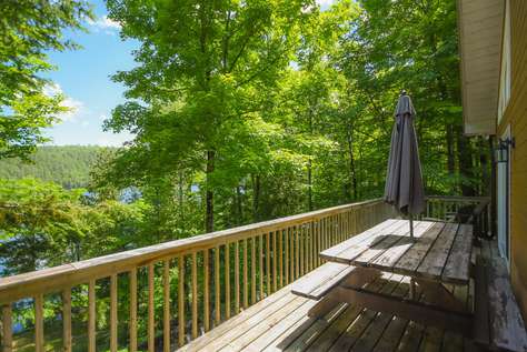 Harvest Moon Cottage – Peaceful Waterfront Retreat