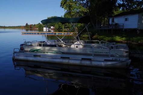 Pontoon Bennington | Deluxe Camp Cottages - Lake Nipissing Cottages and ...