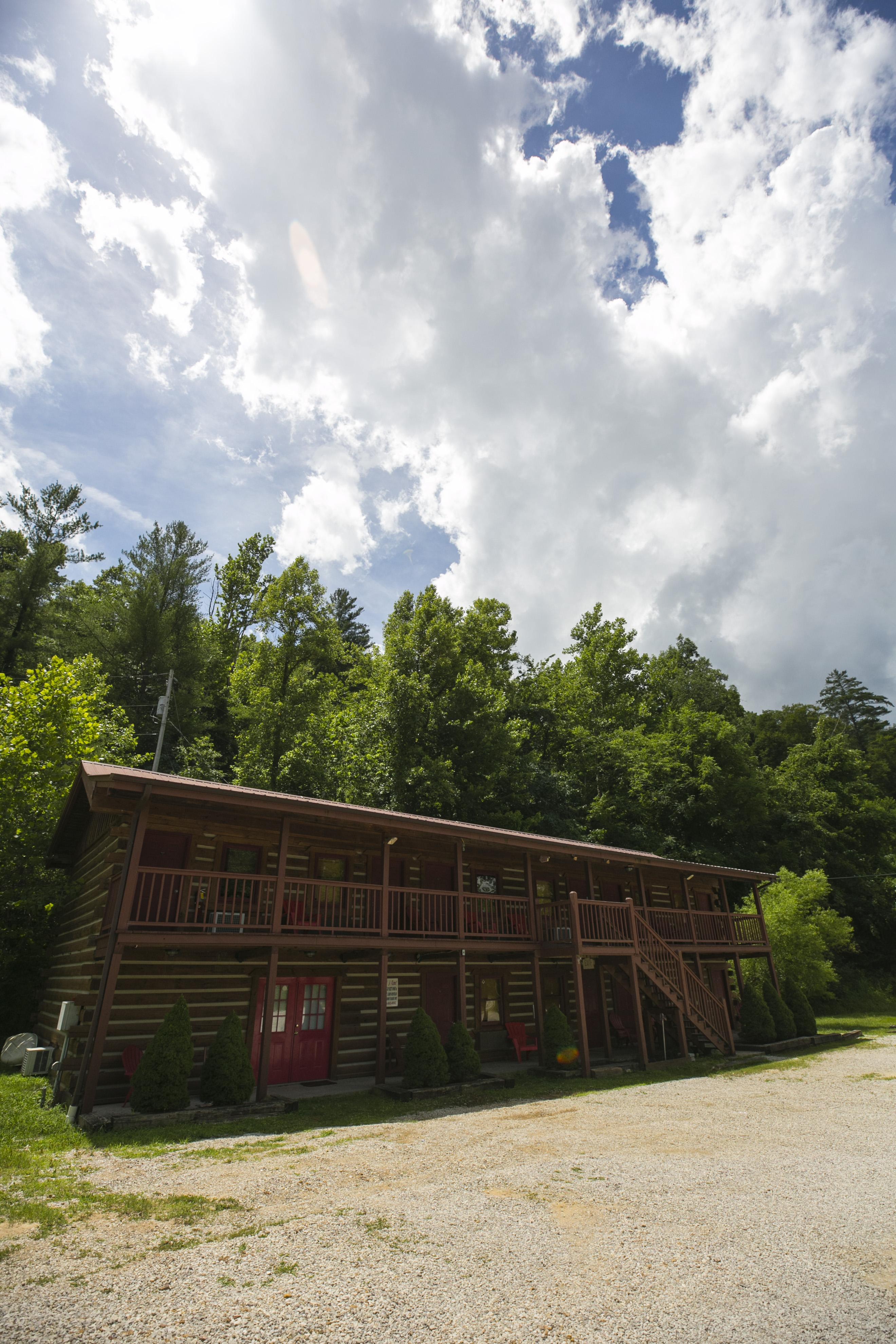 Black Bear Lodge Motel | Scenic Cabin Rentals in Kentucky