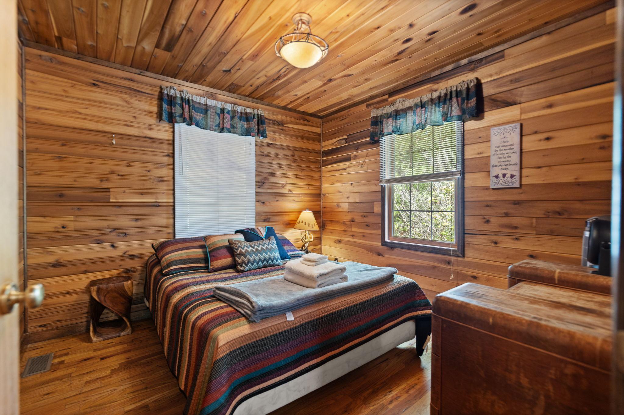 Crow’s Nest | Scenic Cabin Rentals