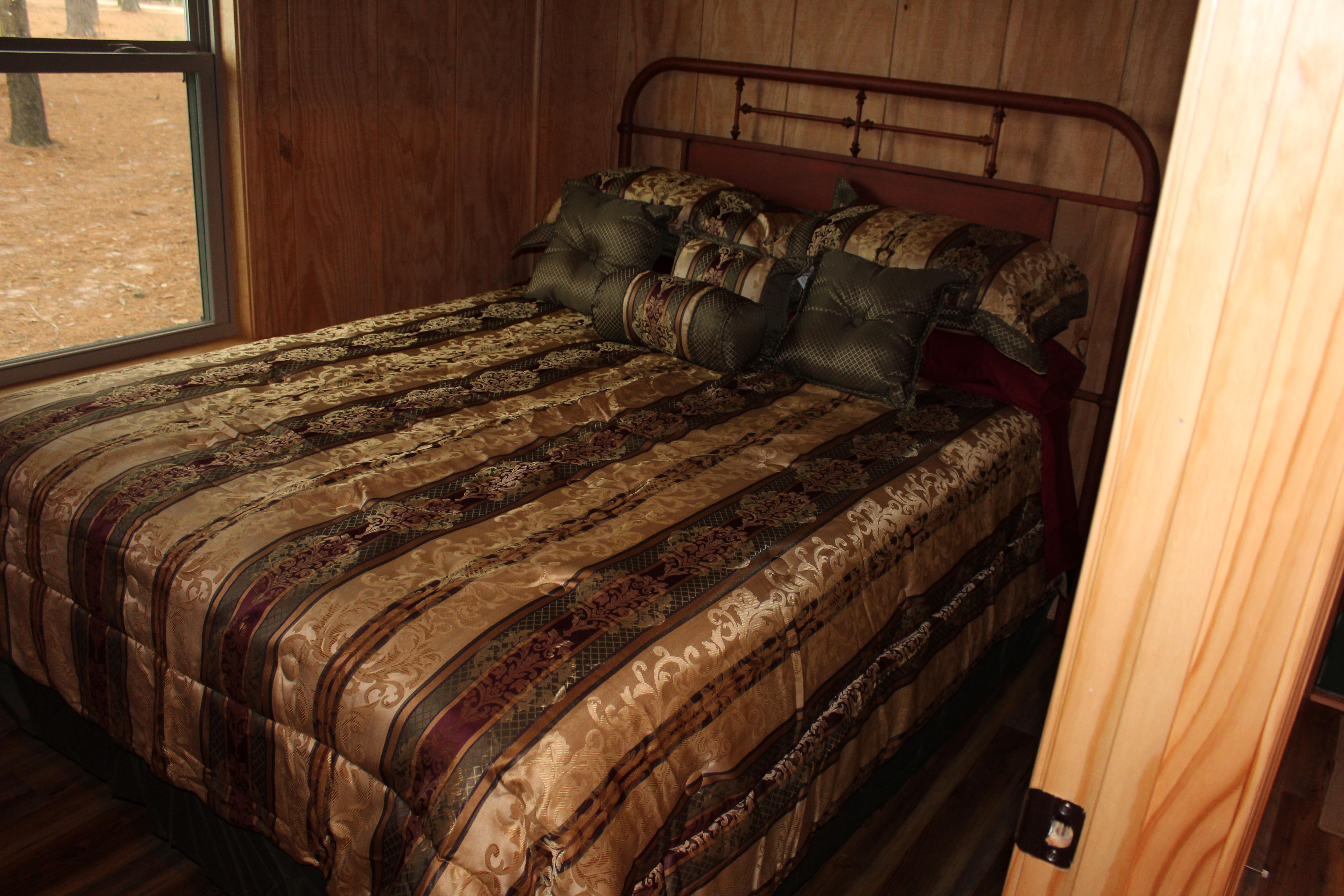 Spruce Cabin – The Cabins