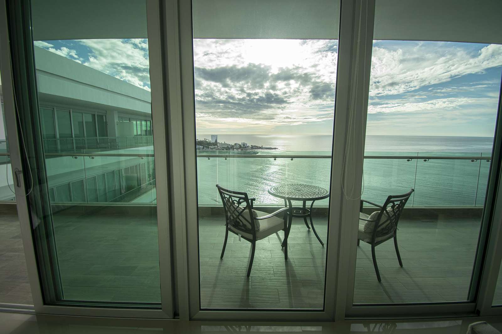 Malecon Location Torre eMe #1501 with Pool | Mazatlan4Rent