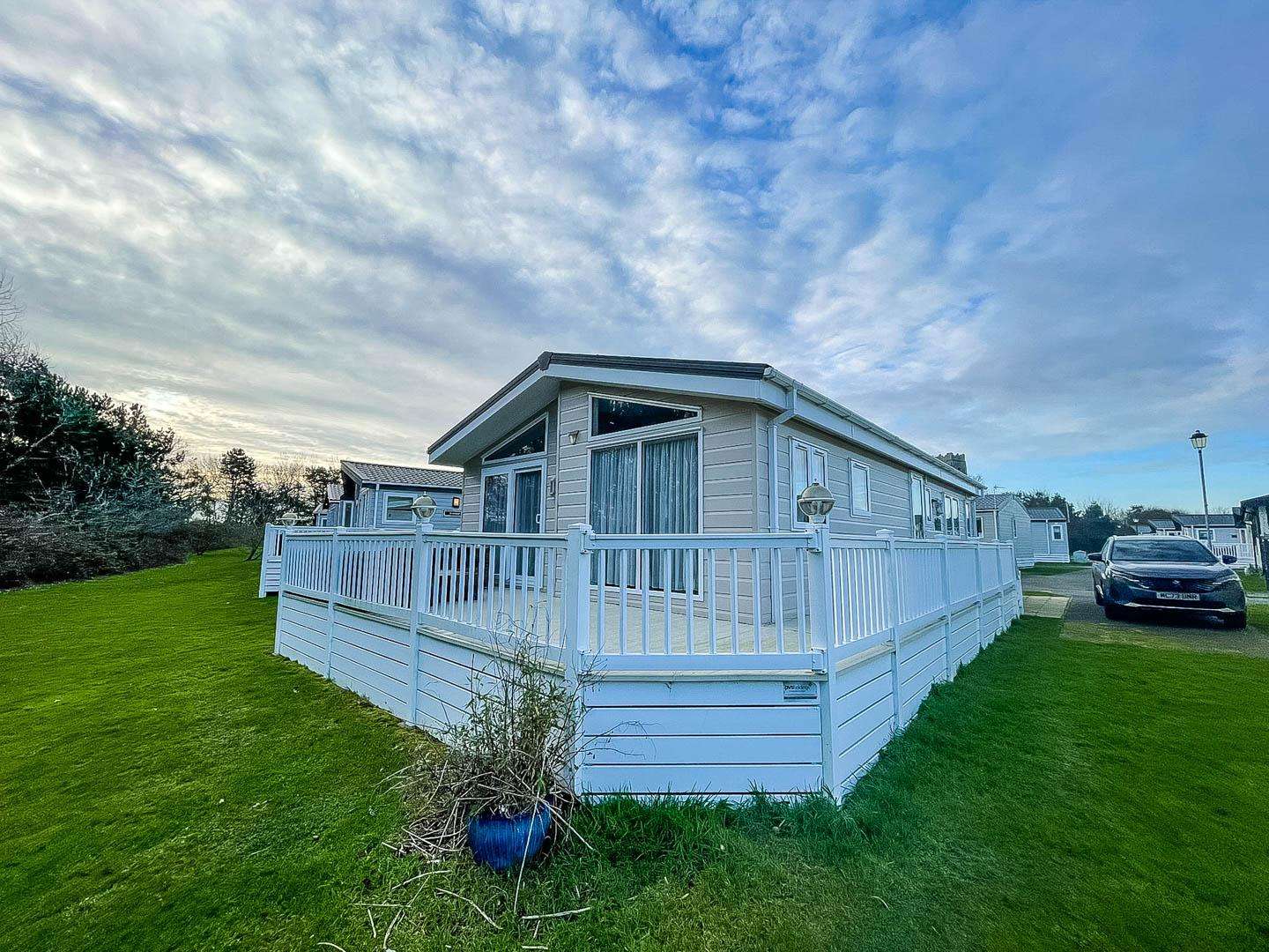 20011CV – Church View area, 2 bed, 6 berth lodge with decking. Platinum ...