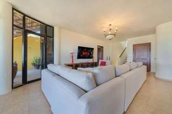 Villa Valera | Everything Isla