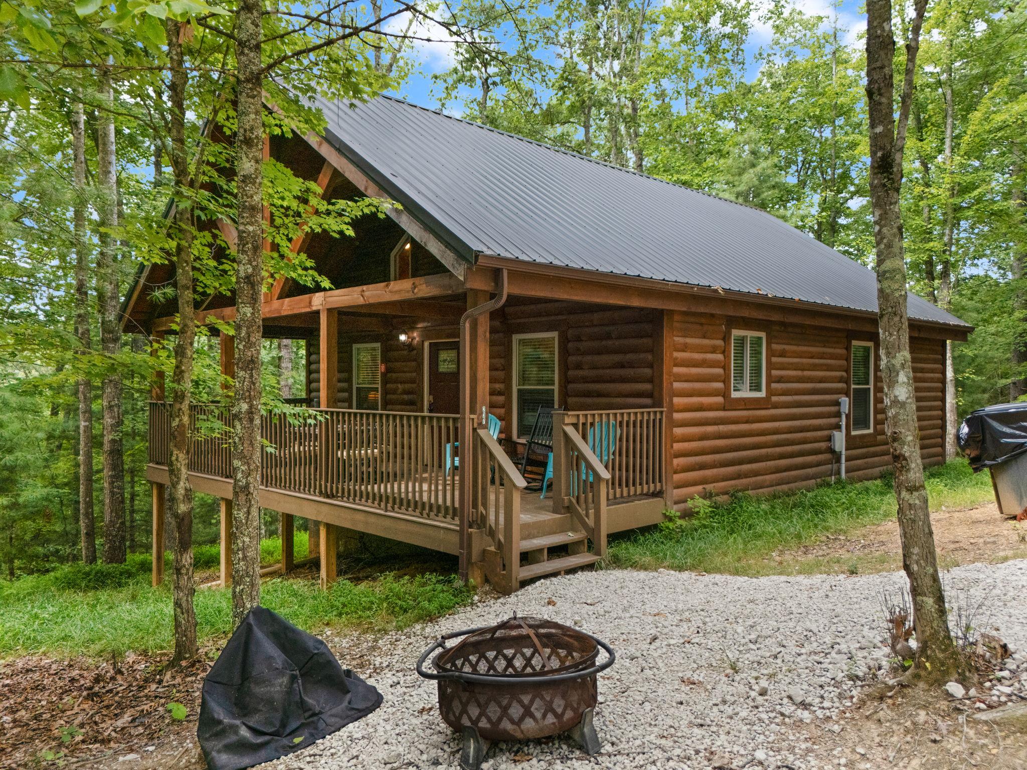 Bear’s Den | Cliffview Cabin Rentals