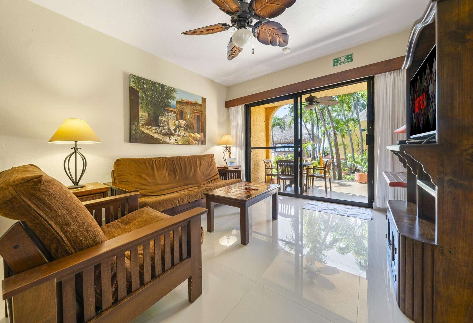 “Condo 1” Ocean View Ground Floor | Isla Dreams