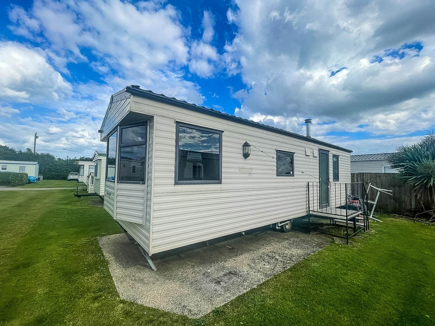 43081B⭐ – Green Farm, 2 bed, 6 berth caravan. Emerald Rated. | 2cholidays