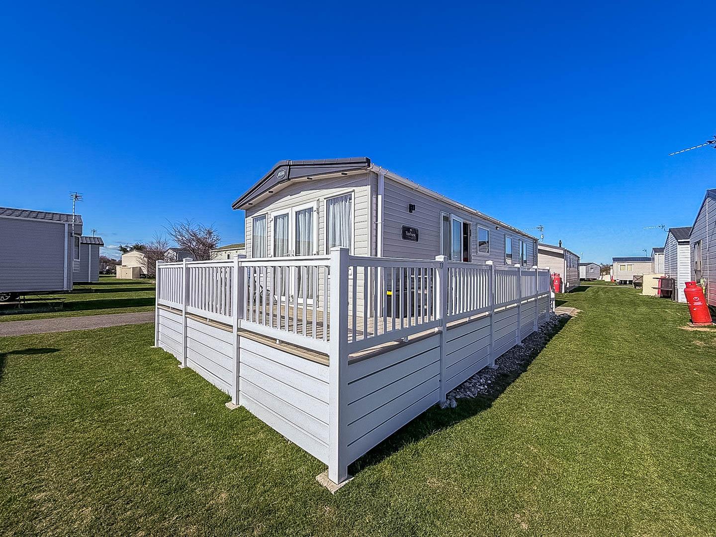 68040CR⭐ – CR area, 2 bed, 6 berth caravan with decking and seaviews ...
