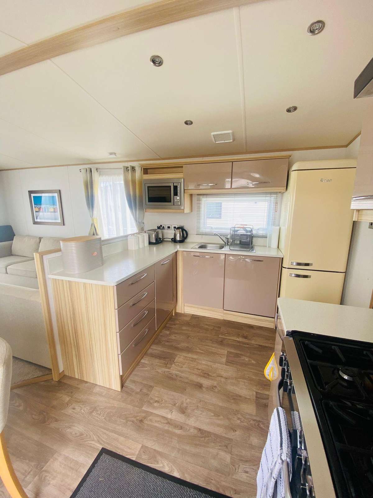 80053S – Shorefield area, 2 bed, 7 berth caravan with full sea views ...