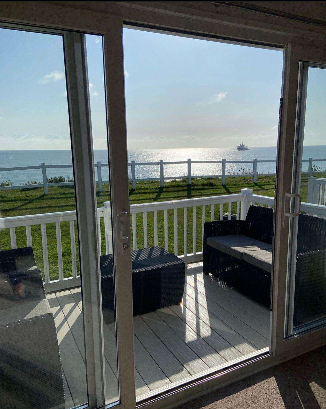 80053S – Shorefield area, 2 bed, 7 berth caravan with full sea views ...